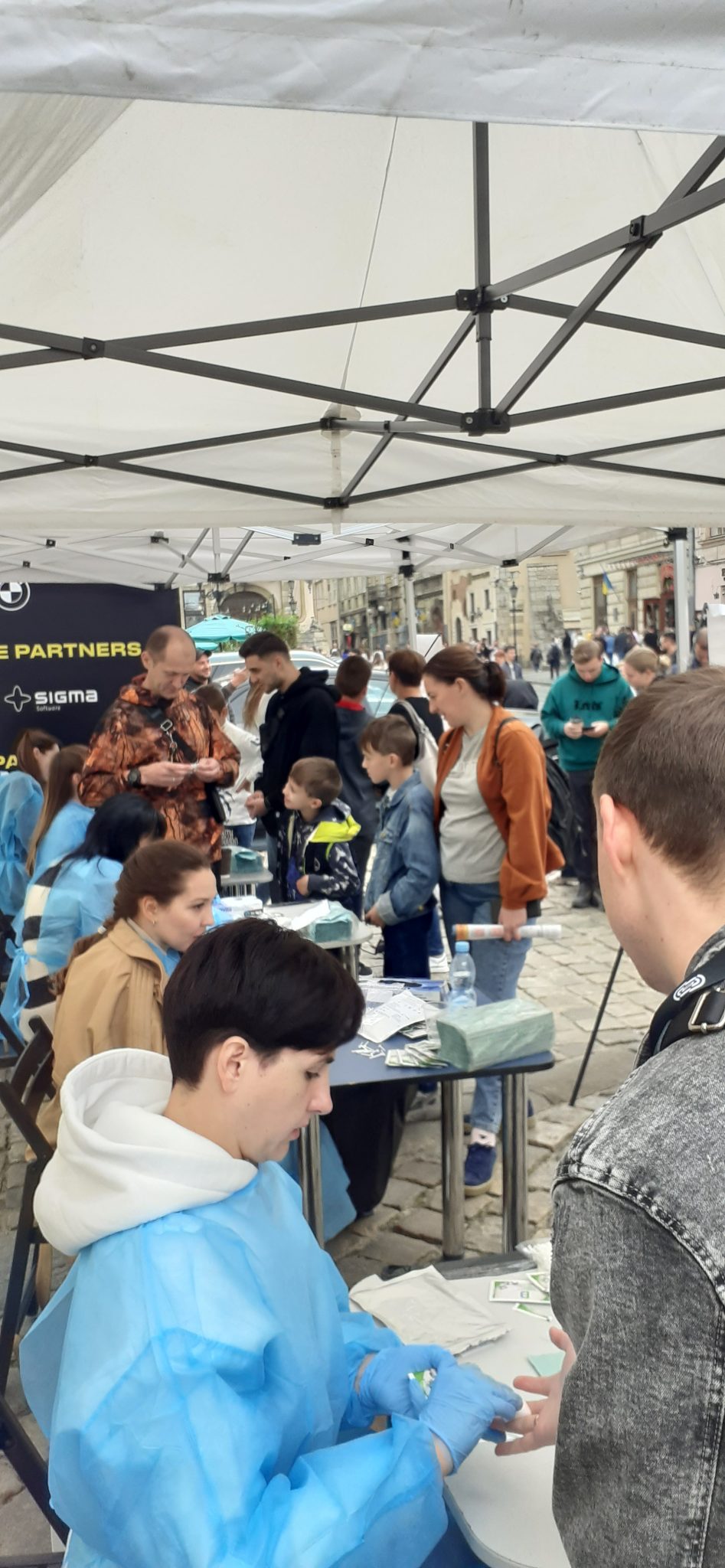 Walking blood bank kicked off in Ukraine - Eldon Biologicals A/S